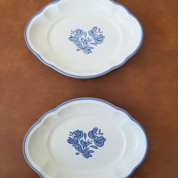 Pfaltzgraff | Dining | Pfaltzgraff Yorktowne Relish Dish Tray Set Of 2 ...
